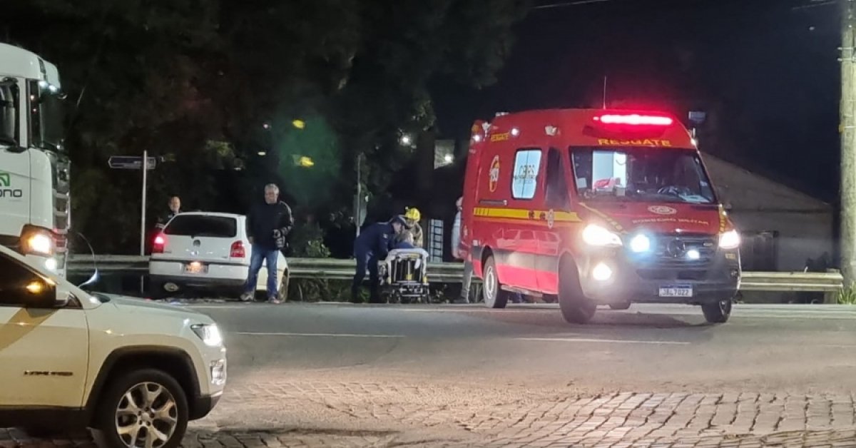 Acidente entre carro e caminhão é registrado na BR-470 em Veranópolis ...