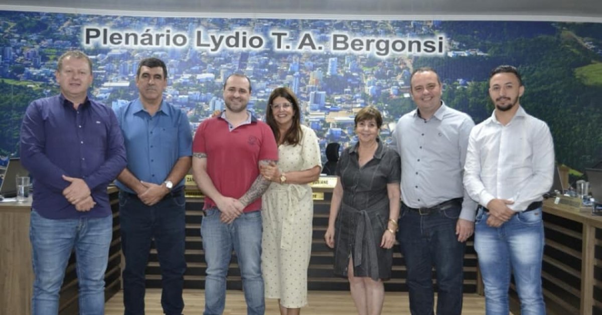 ESF Central 1 e 2 ganha o nome de José Henrique Bergonsi - Tua Rádio