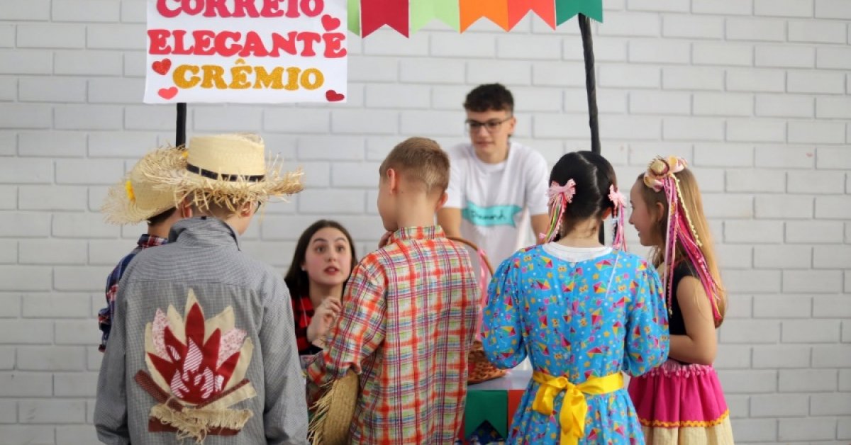 Colégio Cristo Rei promove arraiá - Tua Rádio